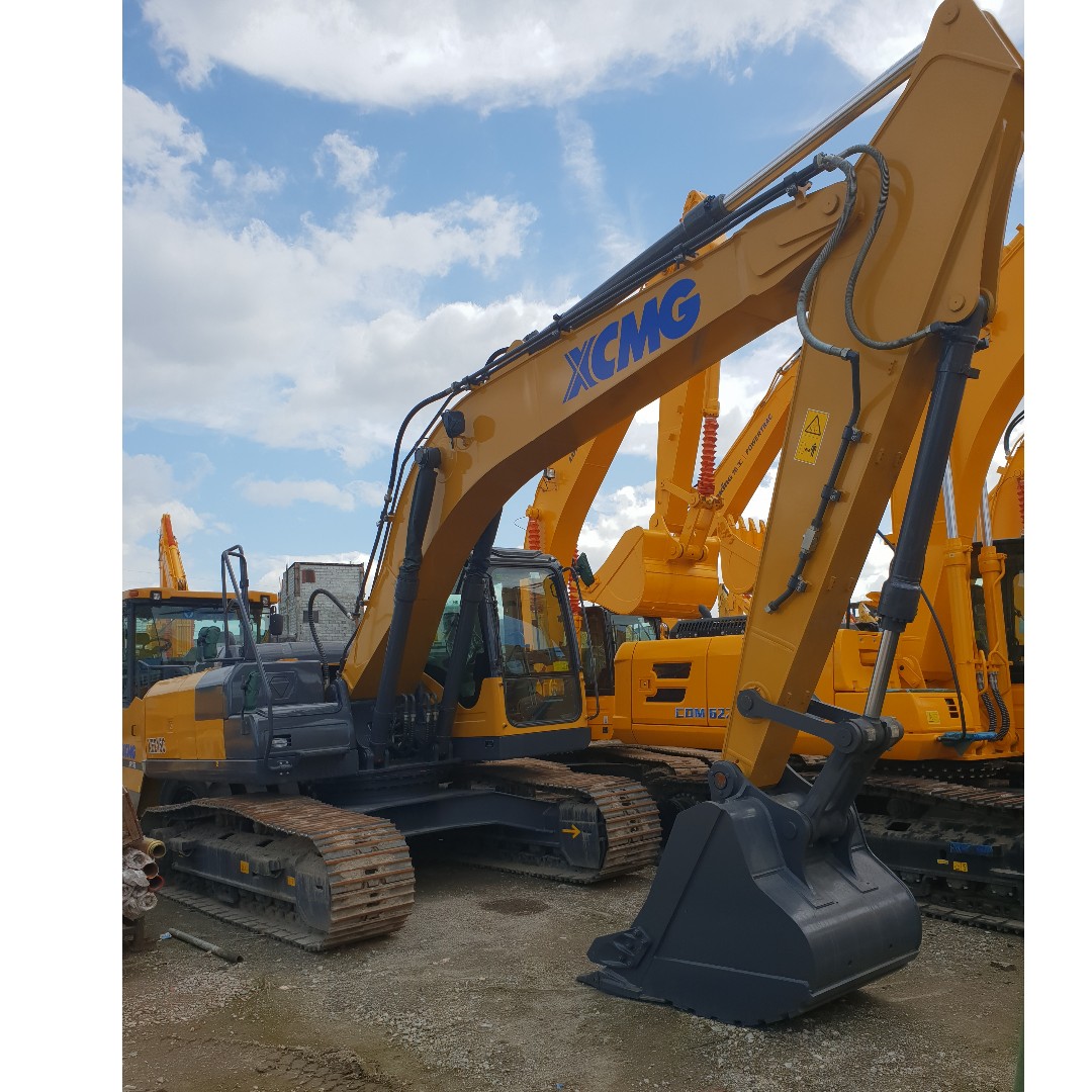 XCMG 1 cubic bucket capacity isuzu engine XE215 backhoe excavator ...
