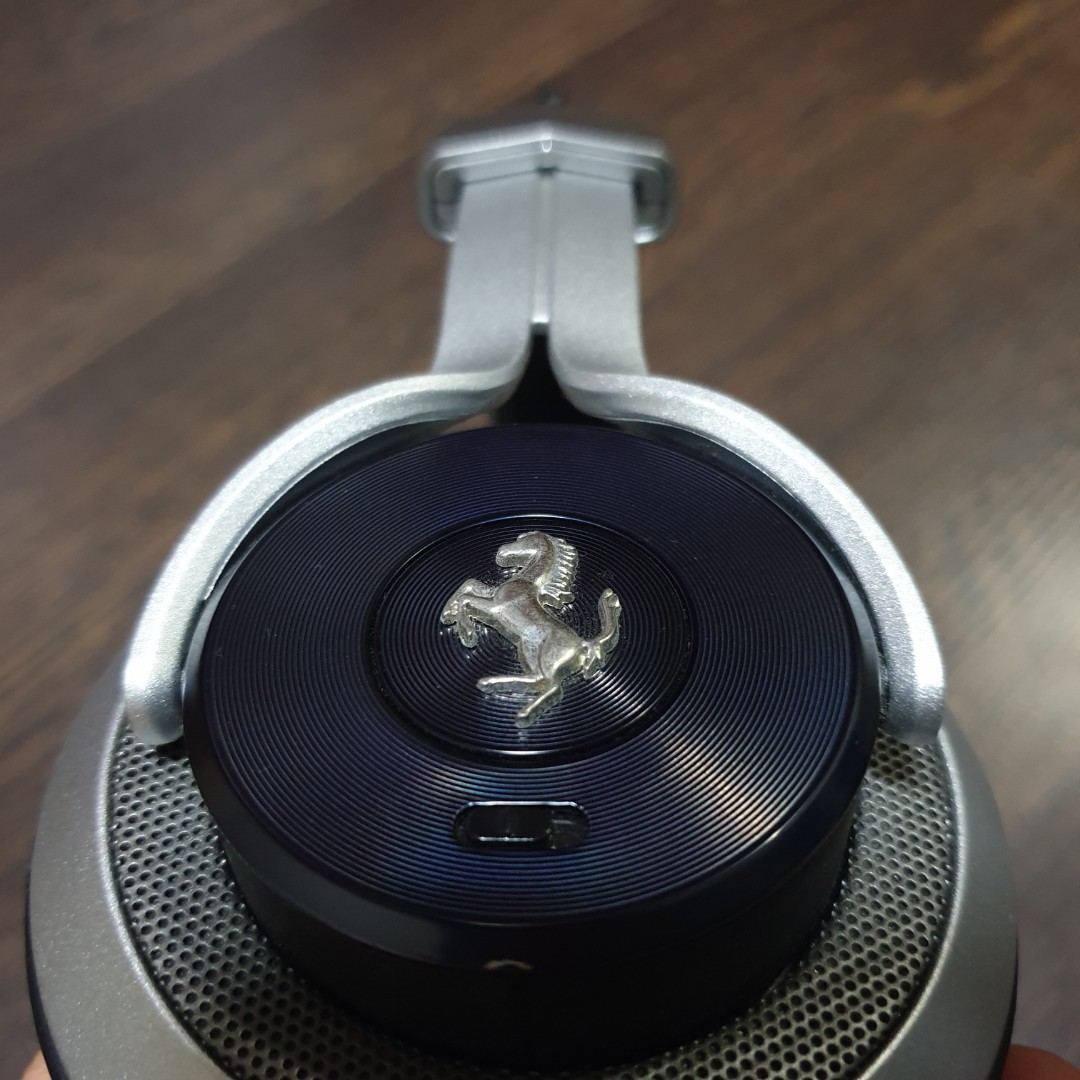 Ferrari AAV-1LFH009K Cavallino T350 Active Noise-Cancelling Headphones ...