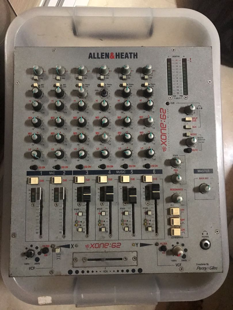 Vintage DJ mixer and turntables, Hobbies & Toys, Music & Media, Musical ...