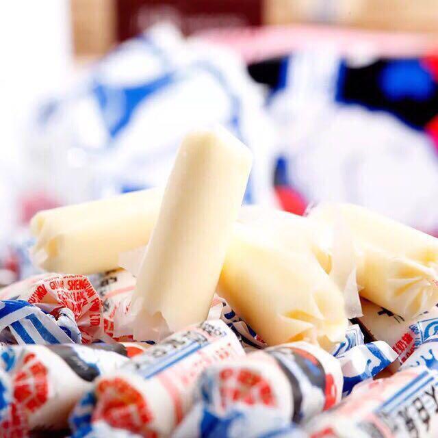 Authentic white rabbit chewy candy 227g , Food & Drinks, Packaged ...