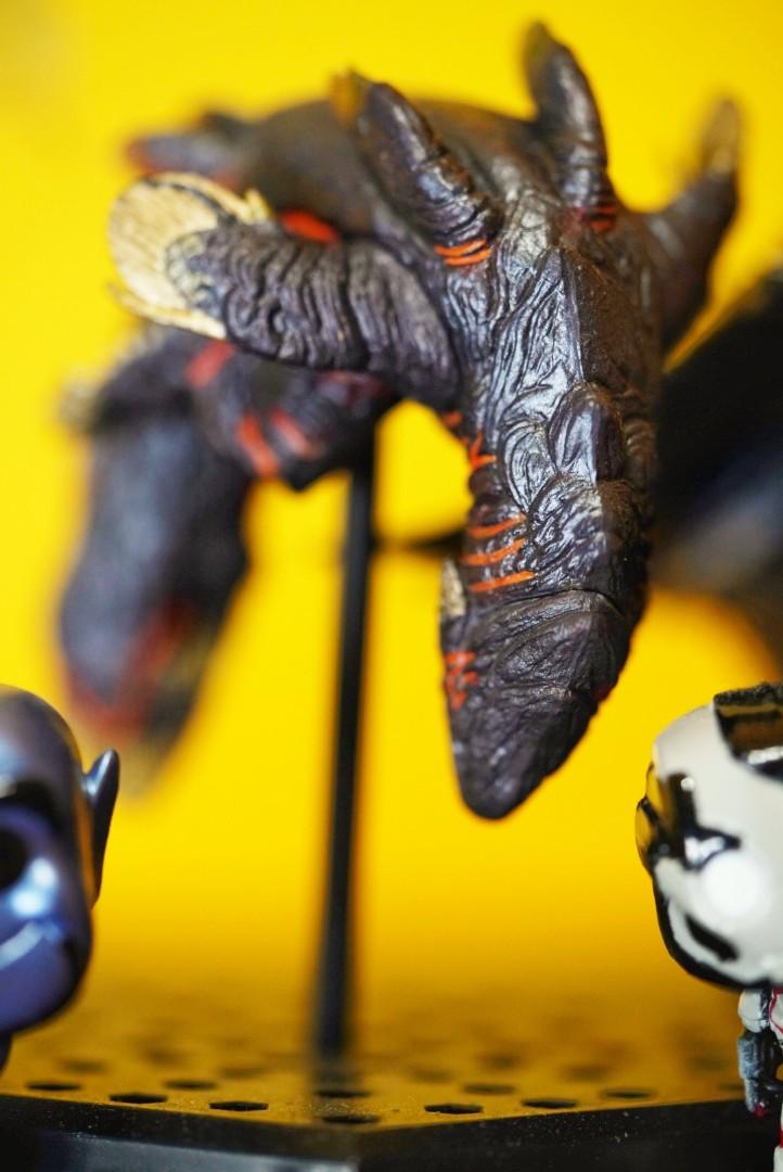 Monster hunter plus vol 14, Hobbies & Toys, Toys & Games on Carousell