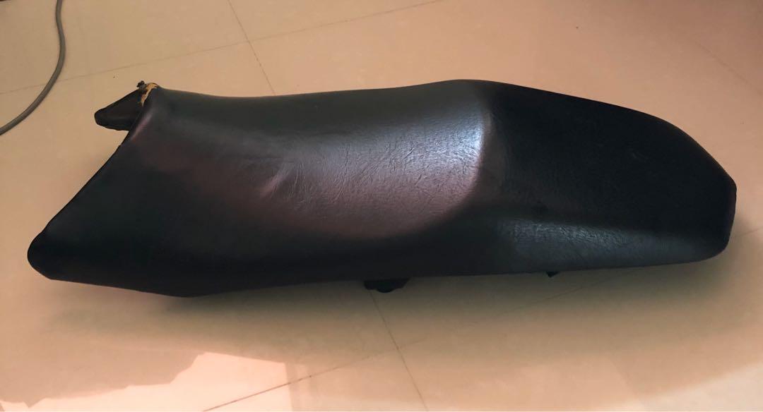 R15 v1 / fz150i seat, Motorcycles, Motorcycle Accessories on Carousell