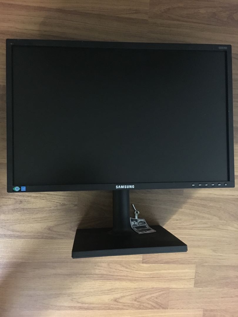Samsung SE450 series 22” monitor X 2, Computers & Tech, Parts ...