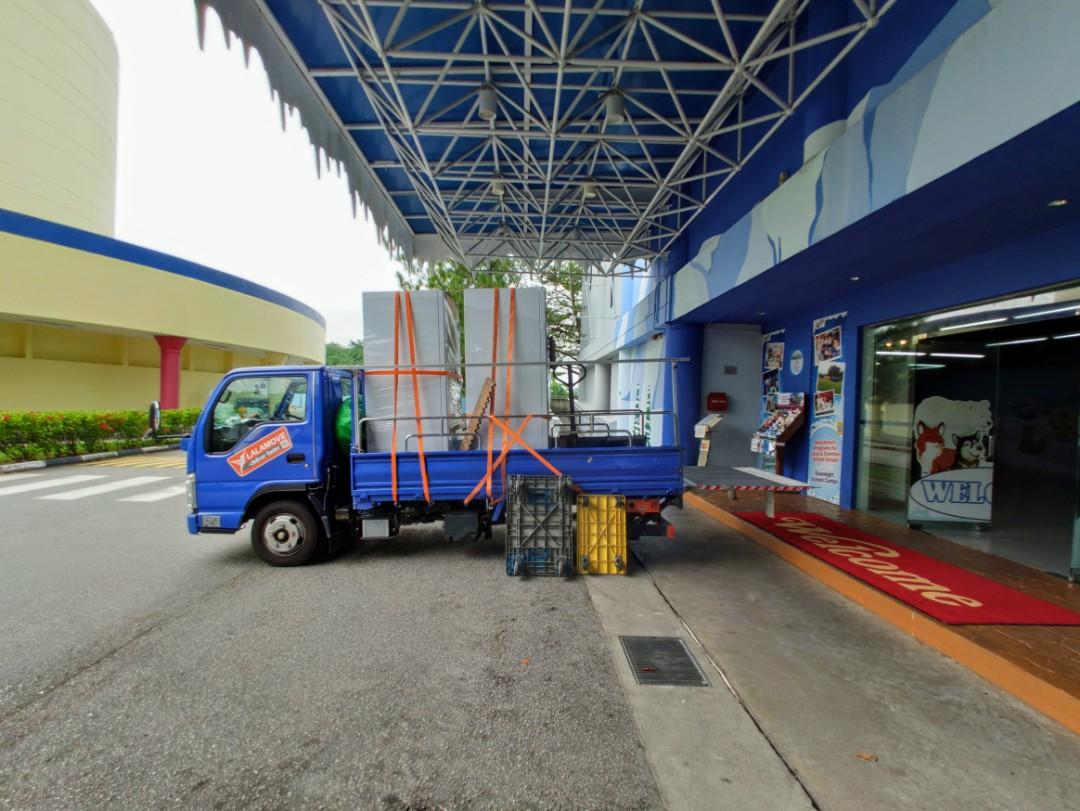 Vending machine Transport, Furniture & Home Living, Furniture, Other ...