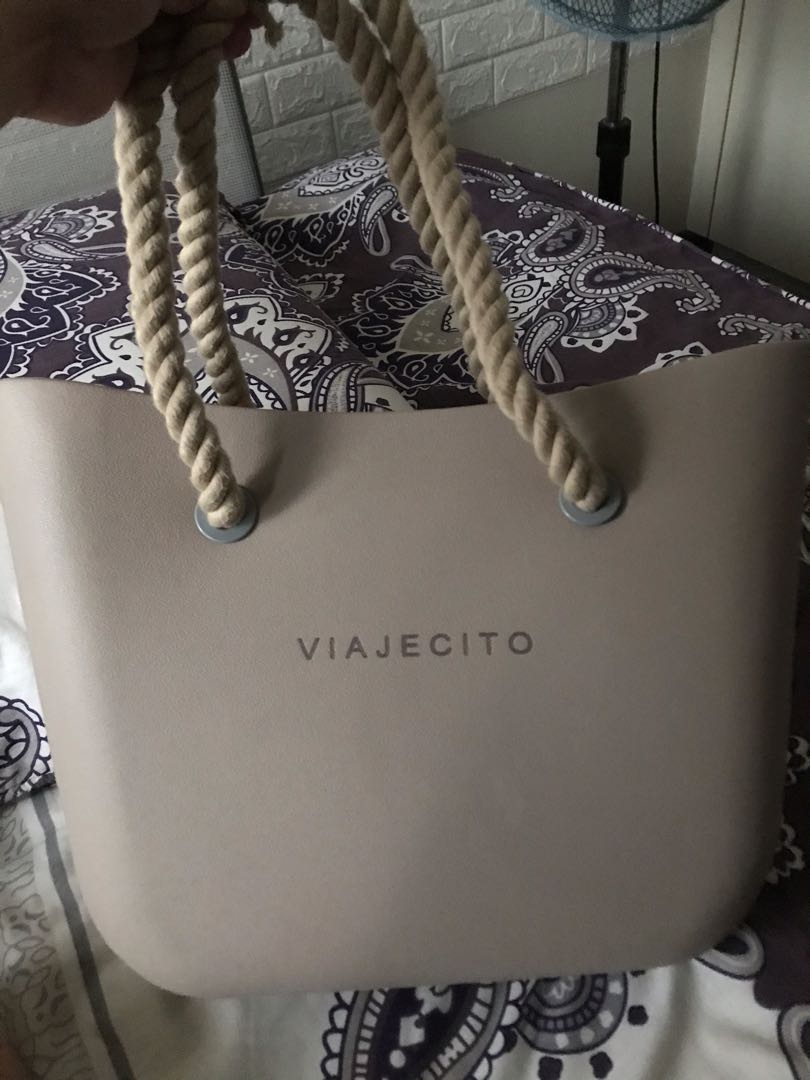 Viajecito Tote, Luxury, Bags & Wallets on Carousell