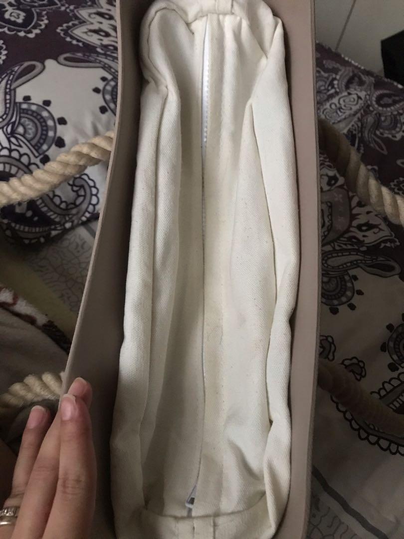 Viajecito Tote, Luxury, Bags & Wallets on Carousell