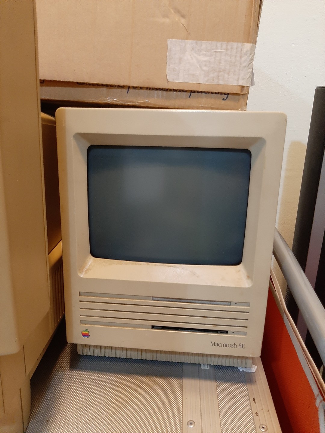 Apple IIE, Computers & Tech, Desktops on Carousell