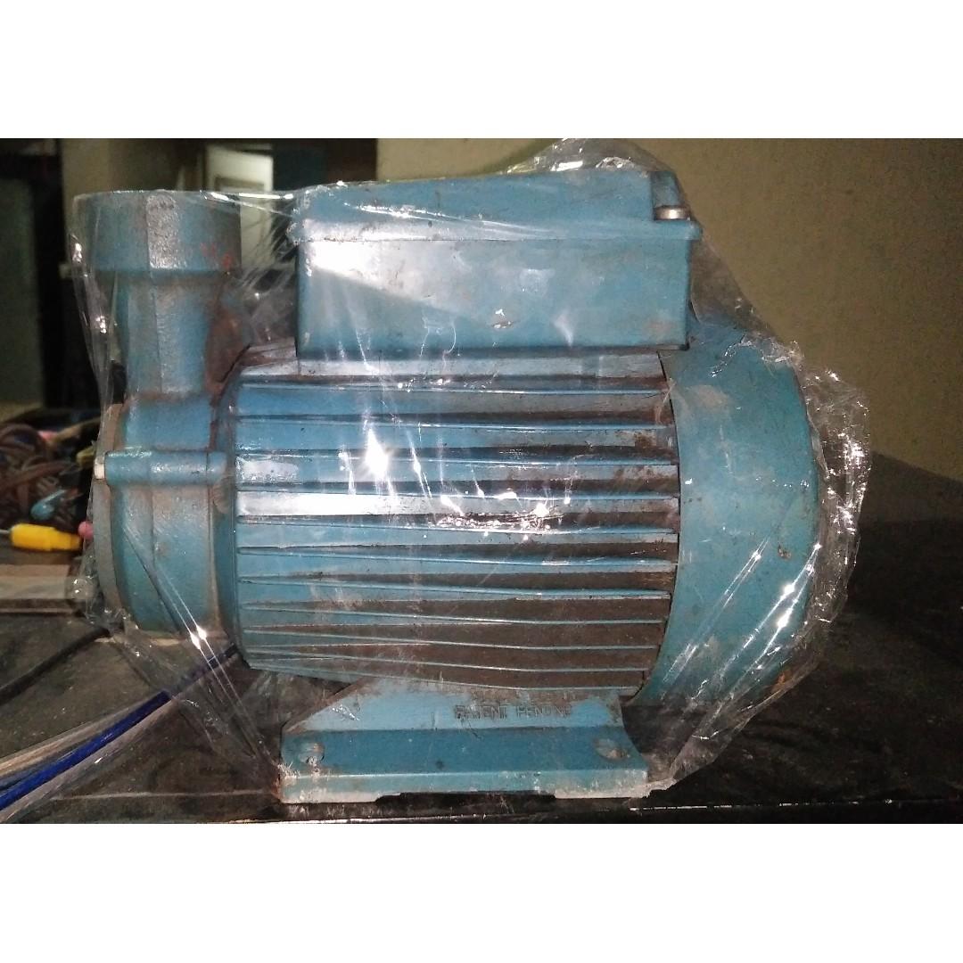 0.5 hp calpeda Peripheral Pump, Commercial & Industrial, Construction ...