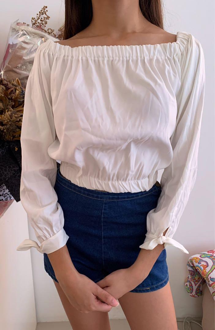 PLAIN WHITE TOP 2-way, Women's Fashion, Tops, Blouses on Carousell
