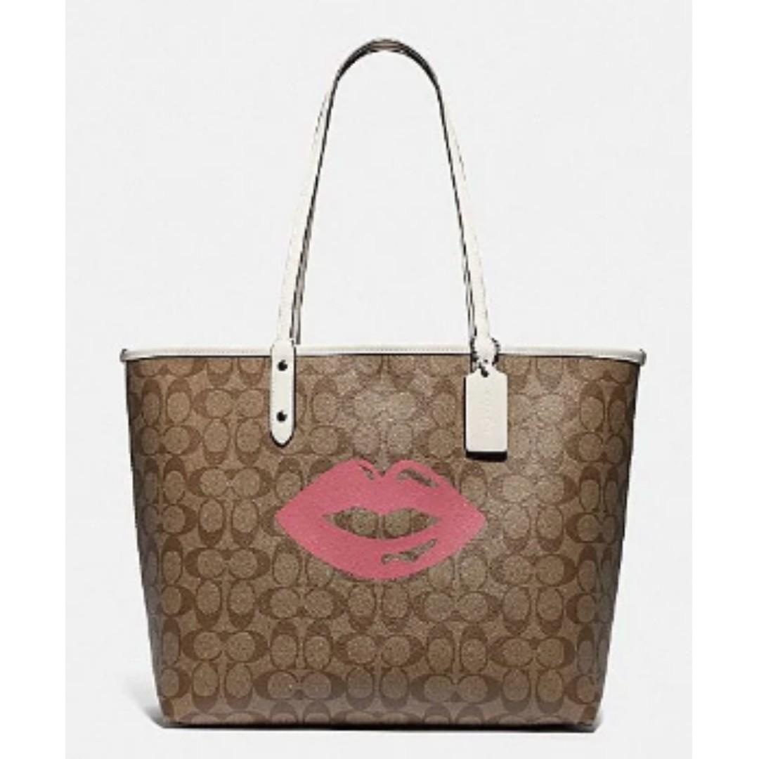 Reversible City Tote In Signature Canvas, Women's Fashion, Bags ...