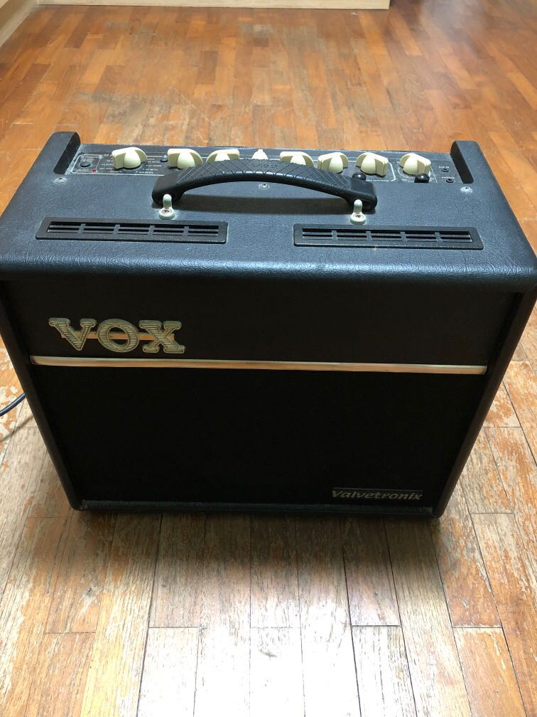 VOX VT20+ Electric guitar amplifier, Hobbies & Toys, Music & Media ...
