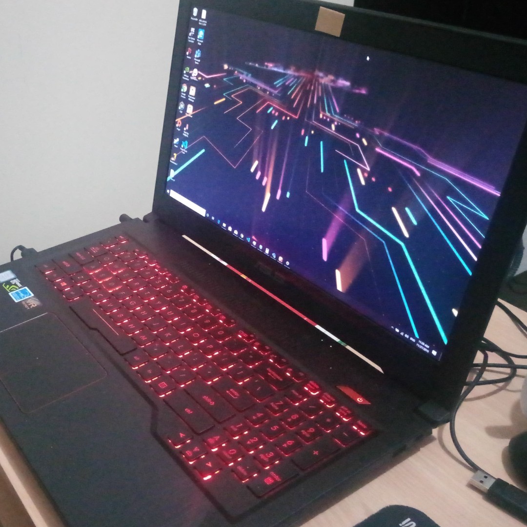 11 month old Asus Gaming Laptop FX503VM 12GB RAM, 256 m.2 SSD GTX 1060 ...