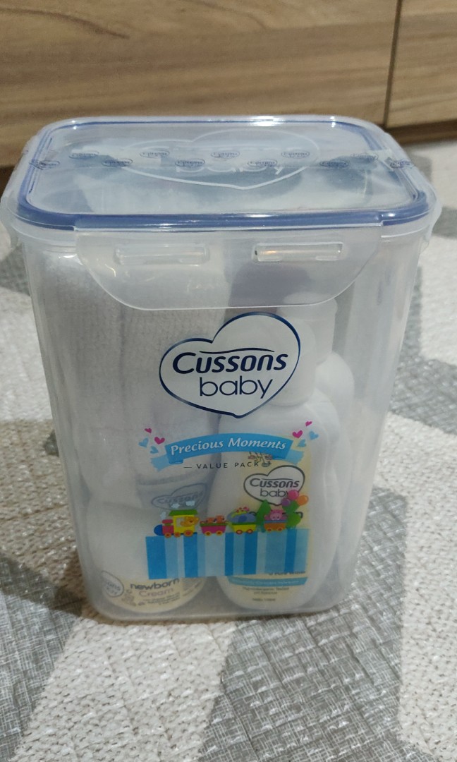 Cussons baby gift box, Bayi & Anak, Lainnya di Carousell