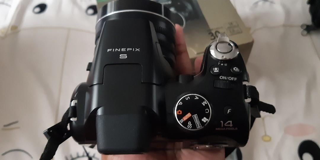 FujiFilm FinePix S4900, Photography, Cameras on Carousell