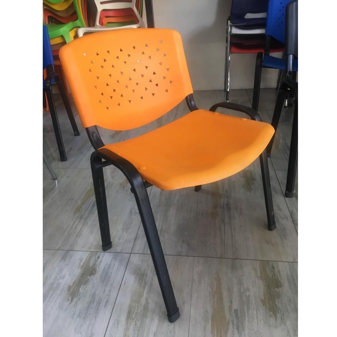 Ergodynamic VCP-205 Stackable Plastic Stackable Plastic Visitor's Chair ...