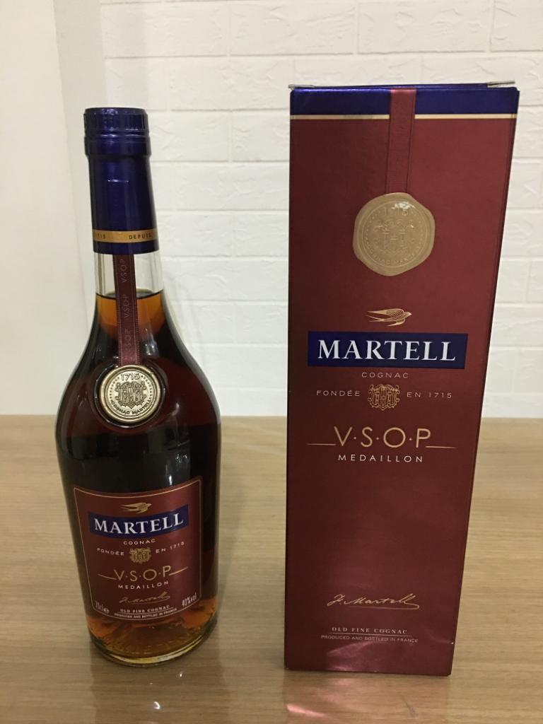 Martell VSOP Medaillon 700ml , Food & Drinks, Alcoholic Beverages on Carousell