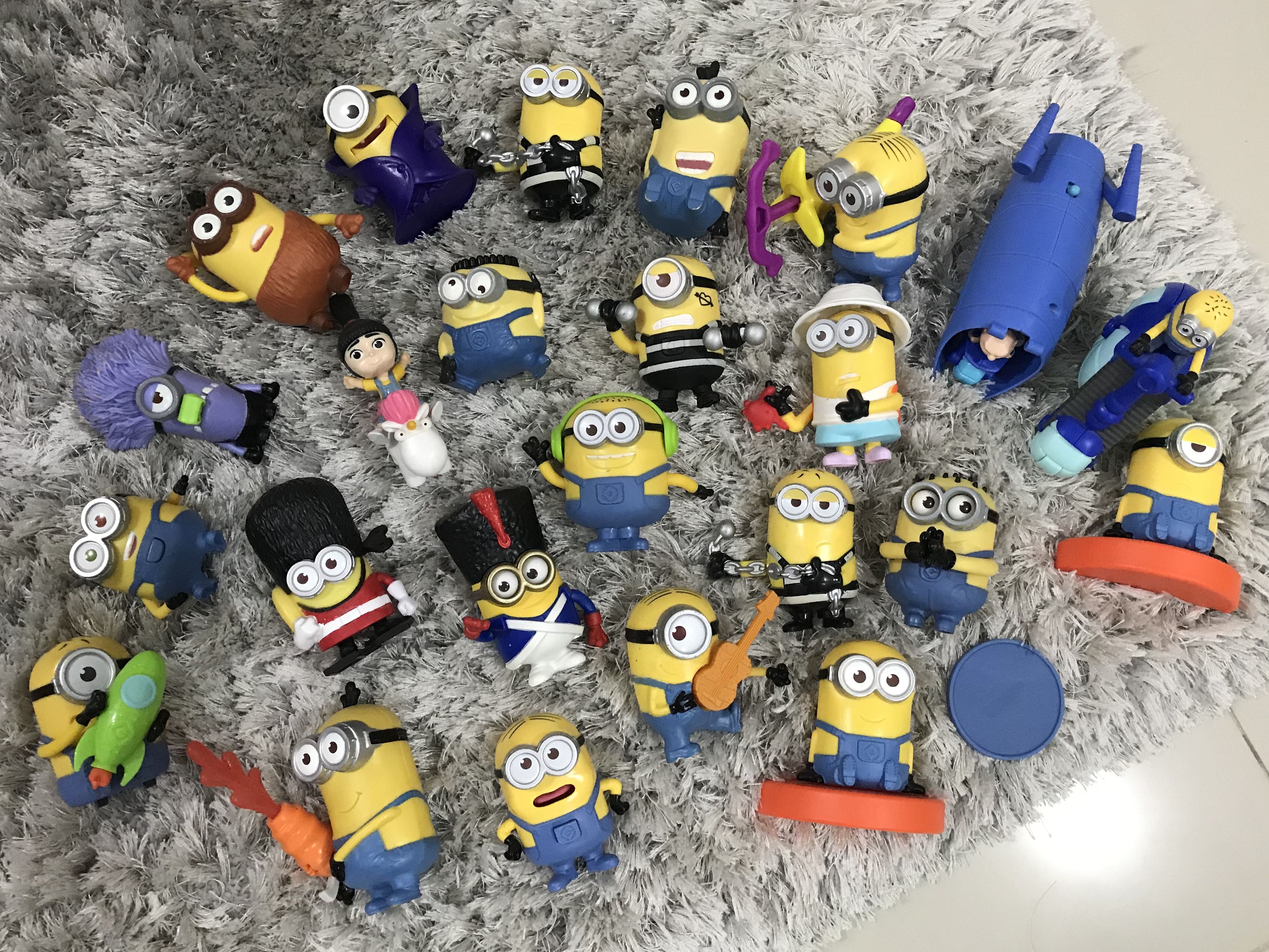 Minion figure McD Happy Meal, Toys & Collectibles, Mainan di Carousell
