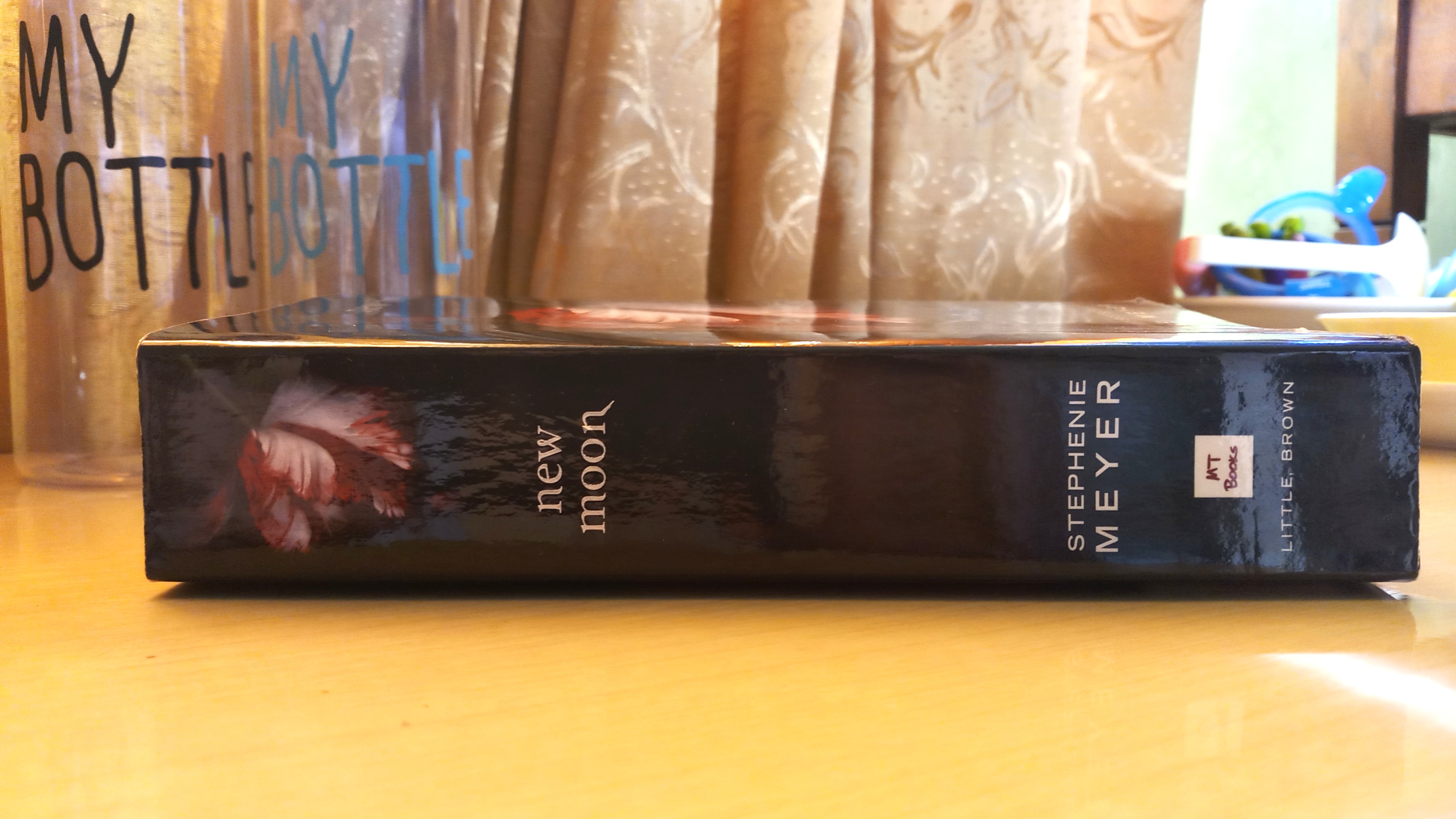 New Moon by Stephanie Meyer on Carousell