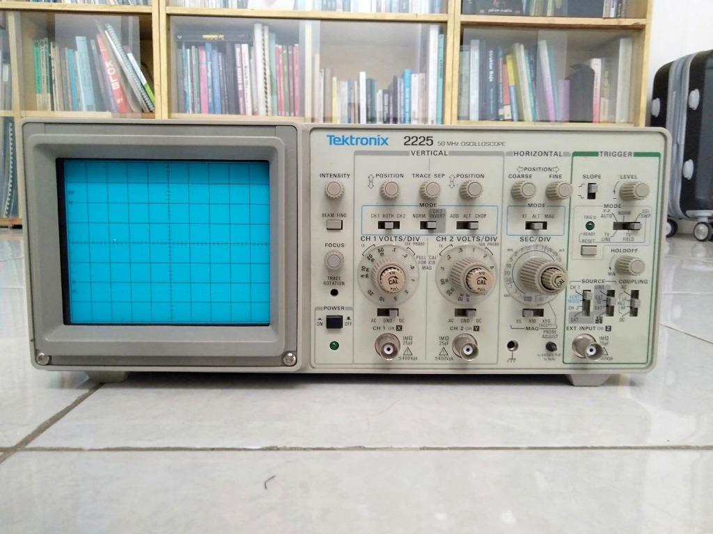 Tektronix 2225 50Mhz Analog Oscilloscope, Elektronik, Lainnya di Carousell