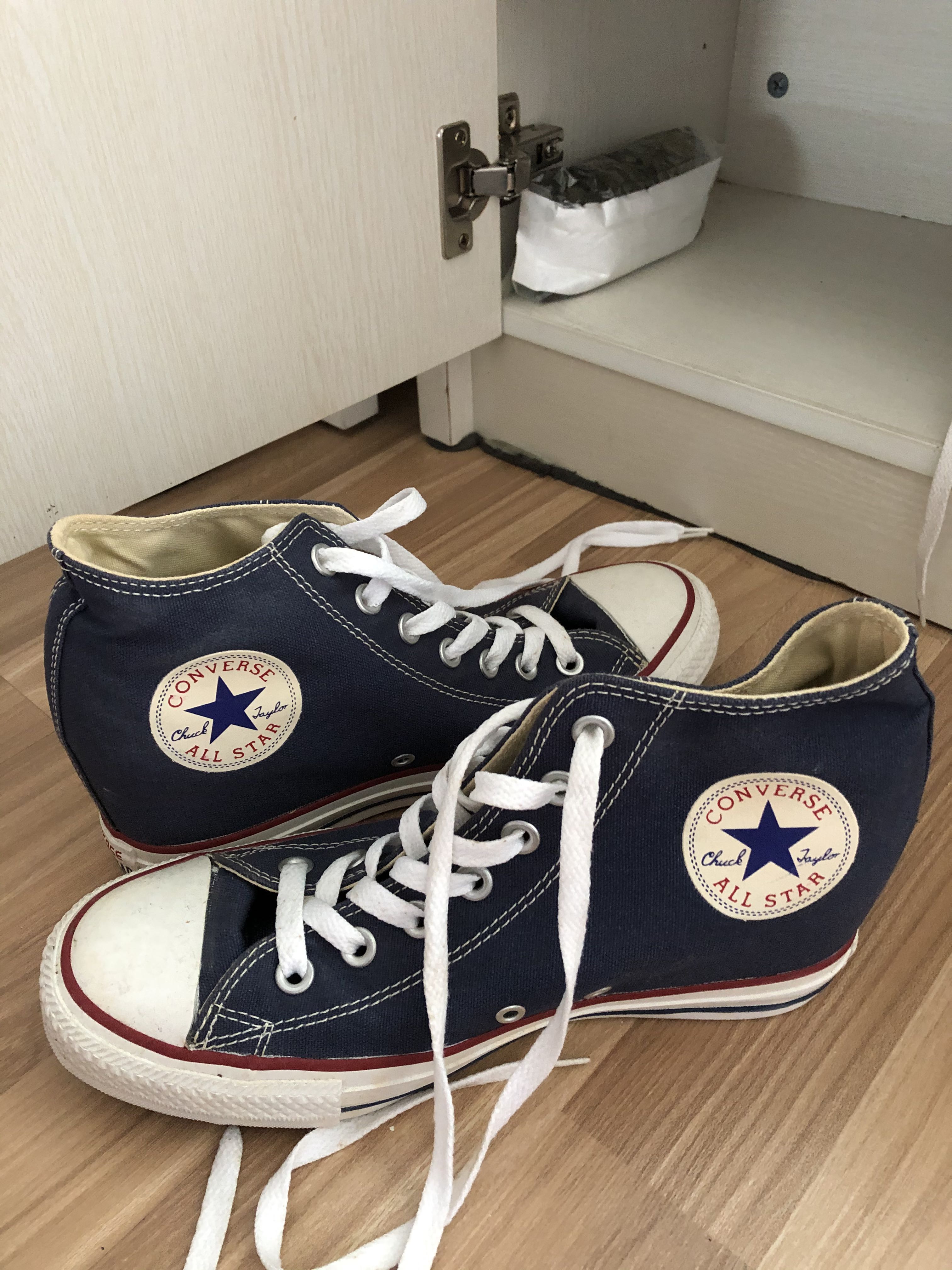 Converse Shoes high heeled inside, Women's Fashion, Footwear, Sneakers ...
