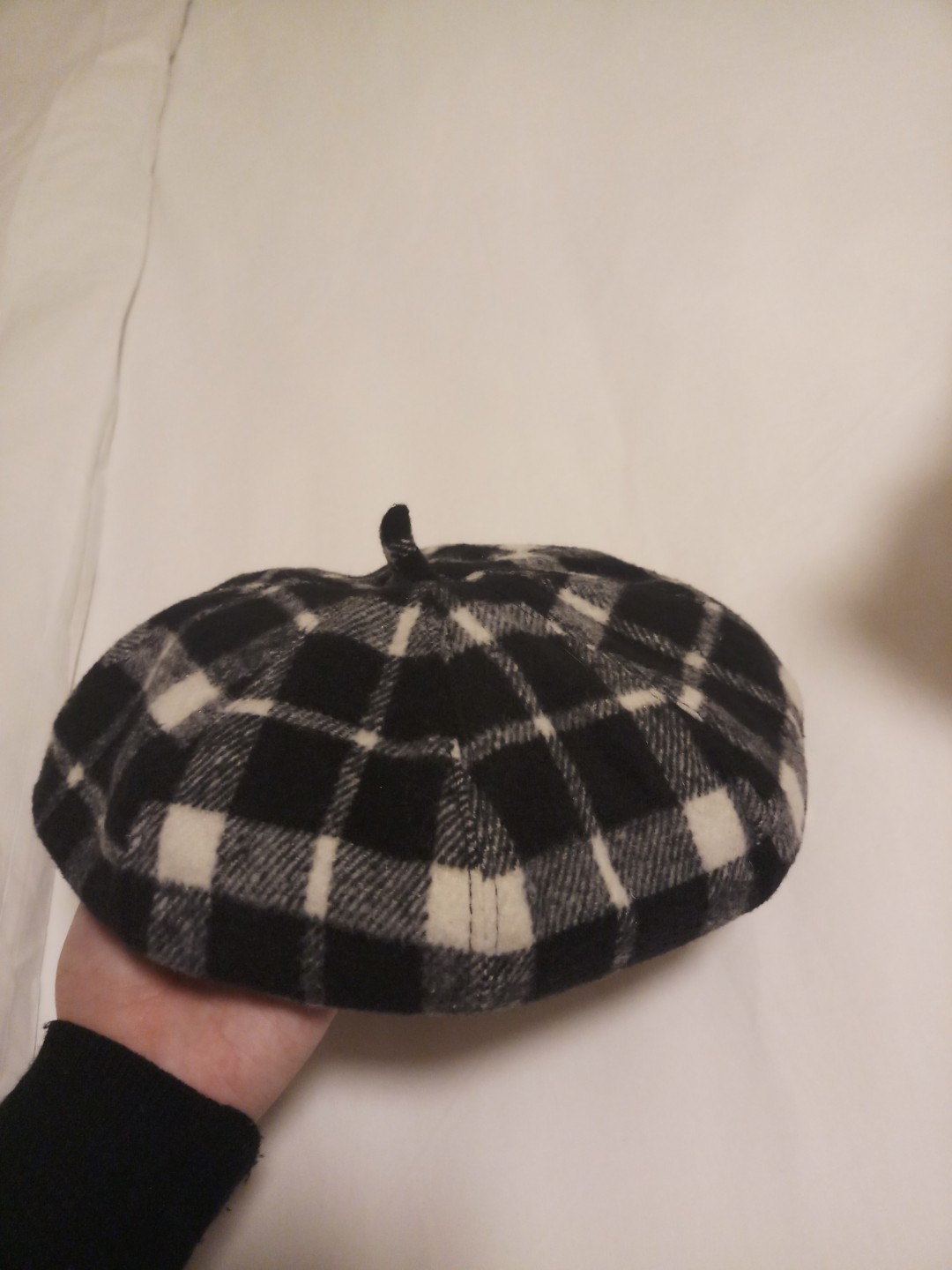Rtp $59 BN stylish modern checkered beret, Women's Fashion, Watches ...