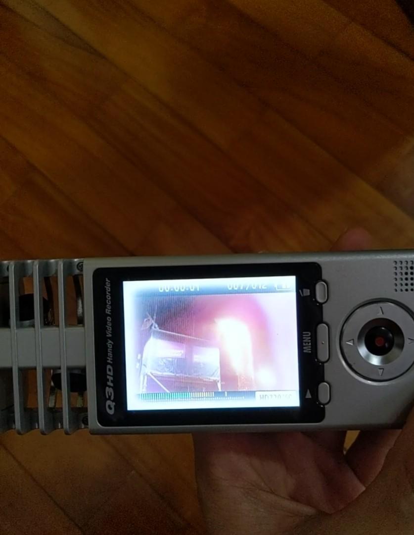 Q3HD handy video recorder zoom and accessory pack, Photography, Video Cameras on Carousell