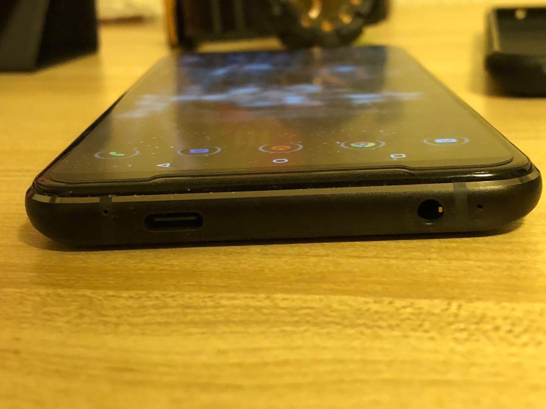 Asus ROG Phone 2 with full set + Asus ROG Lightning armor case, Mobile ...