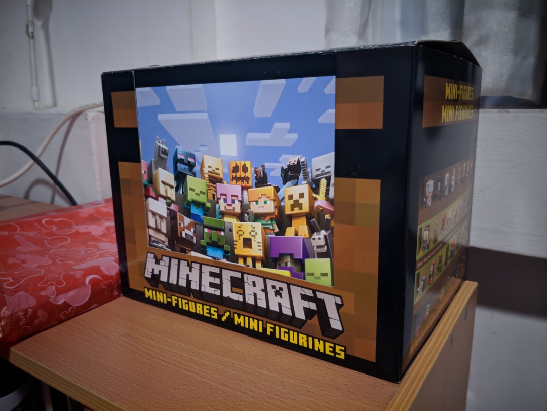 Minecraft chest series 1 full set of 36 Unopened mojang Microsoft xbox ...
