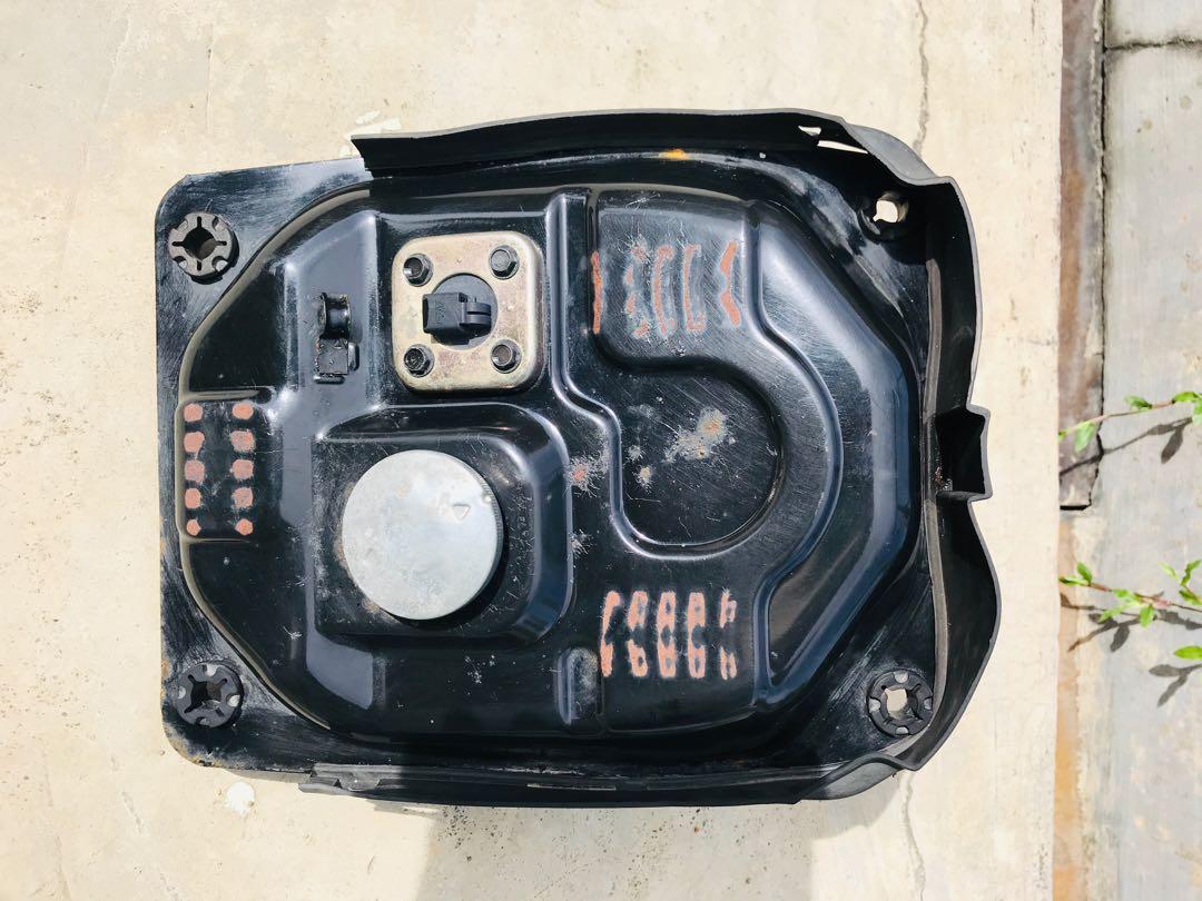 Yamaha lc fuel tank V1, Motorbikes on Carousell