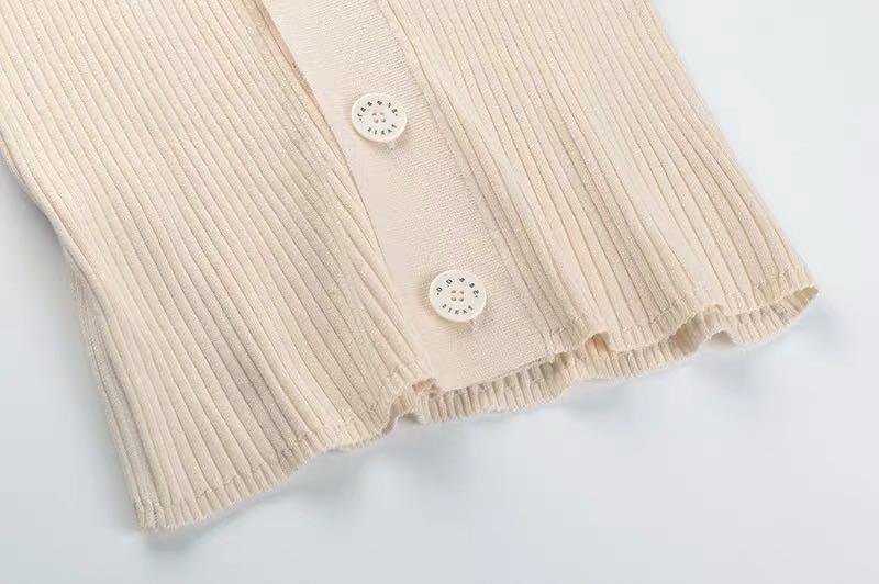 Blackpink Jennie Beige Knitted Top, Women's Fashion, Tops, Sleeveless ...