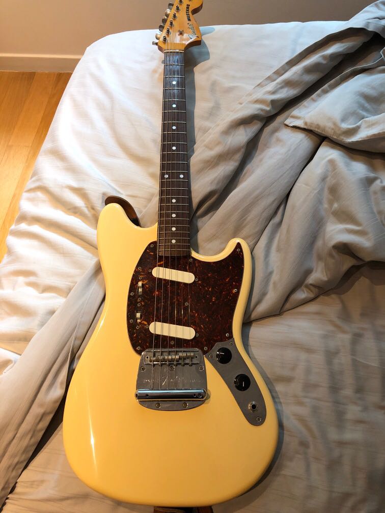 Fender Mustang 1994 MIJ, Hobbies & Toys, Music & Media, Musical ...