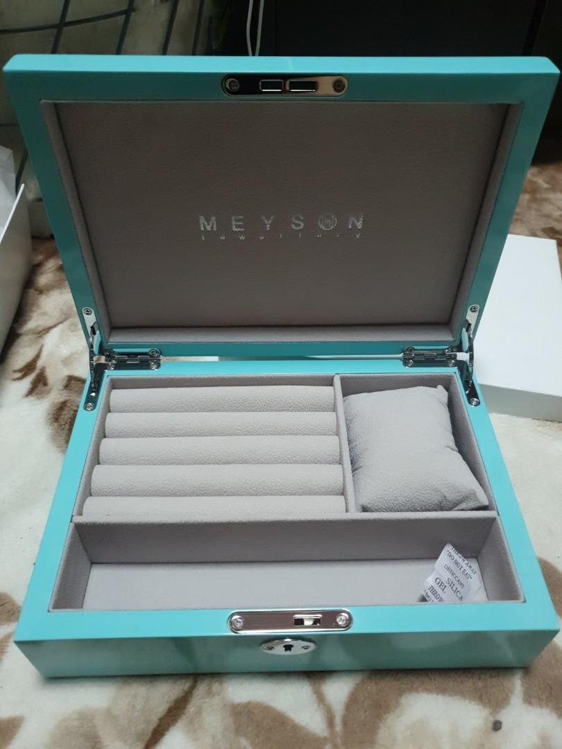 Meyson jewellery box, Women's Fashion, Watches & Accessories, Other ...