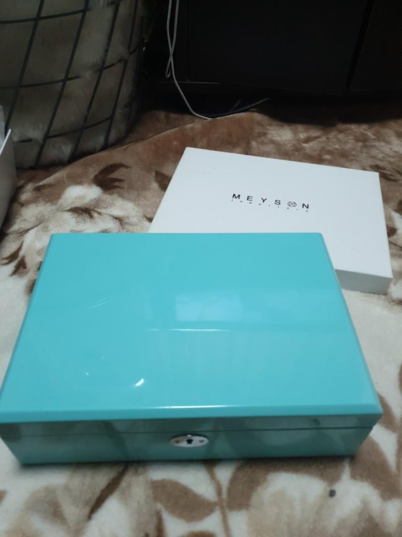 Meyson jewellery box, Women's Fashion, Watches & Accessories, Other ...