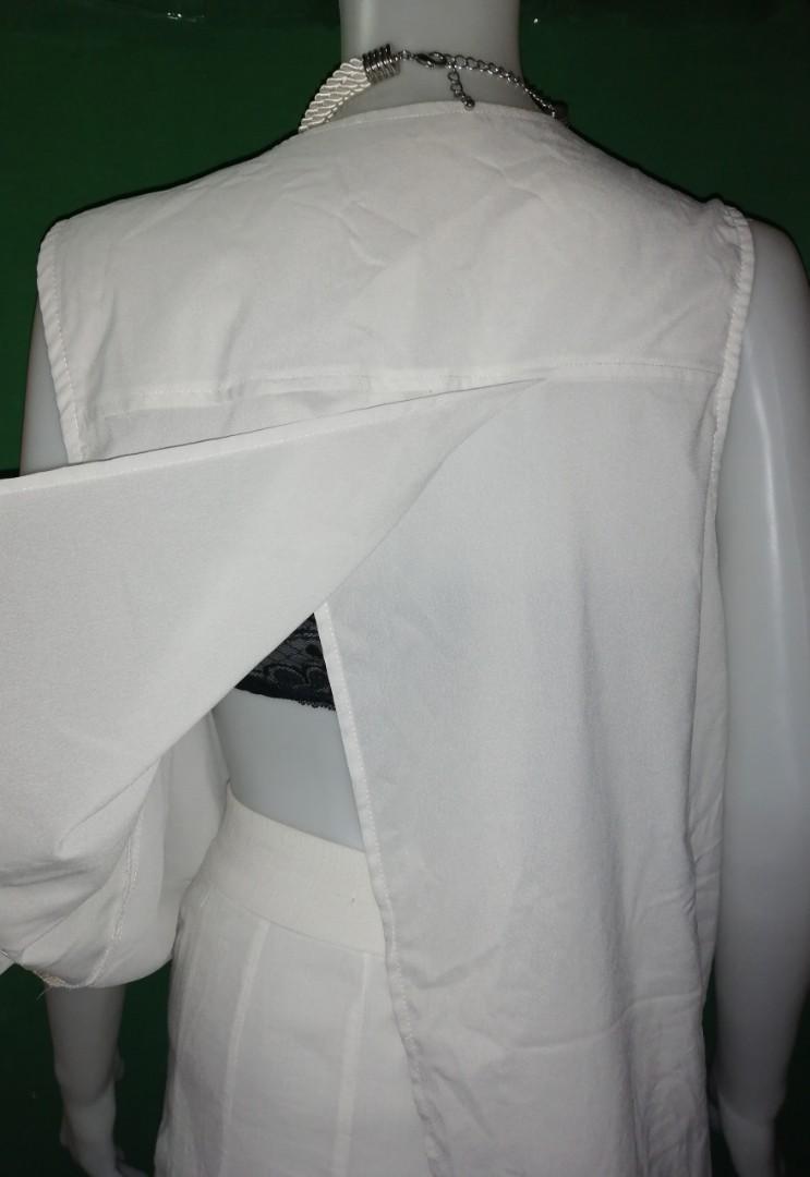 Sexy White Top Womens Fashion Tops Sleeveless On Carousell 0462