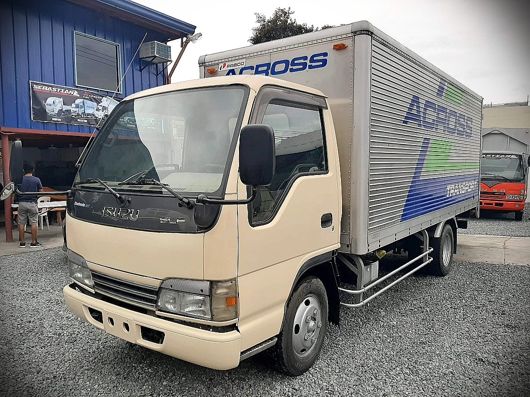 15ft Isuzu Closed Van Quality JAPAN SURPLUS 4HL1, Special Vehicles ...