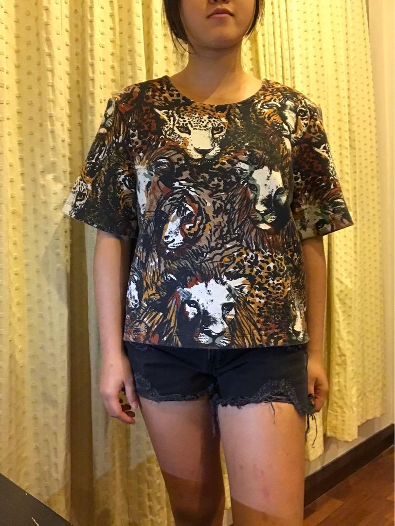 Lion top (preloved), Women's Fashion, Tops, Blouses on Carousell