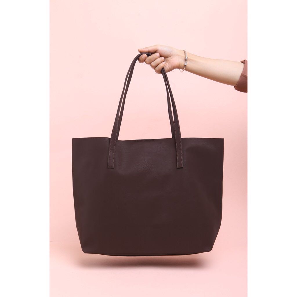 Merche Totebag, Fesyen Wanita, Tas & Dompet di Carousell