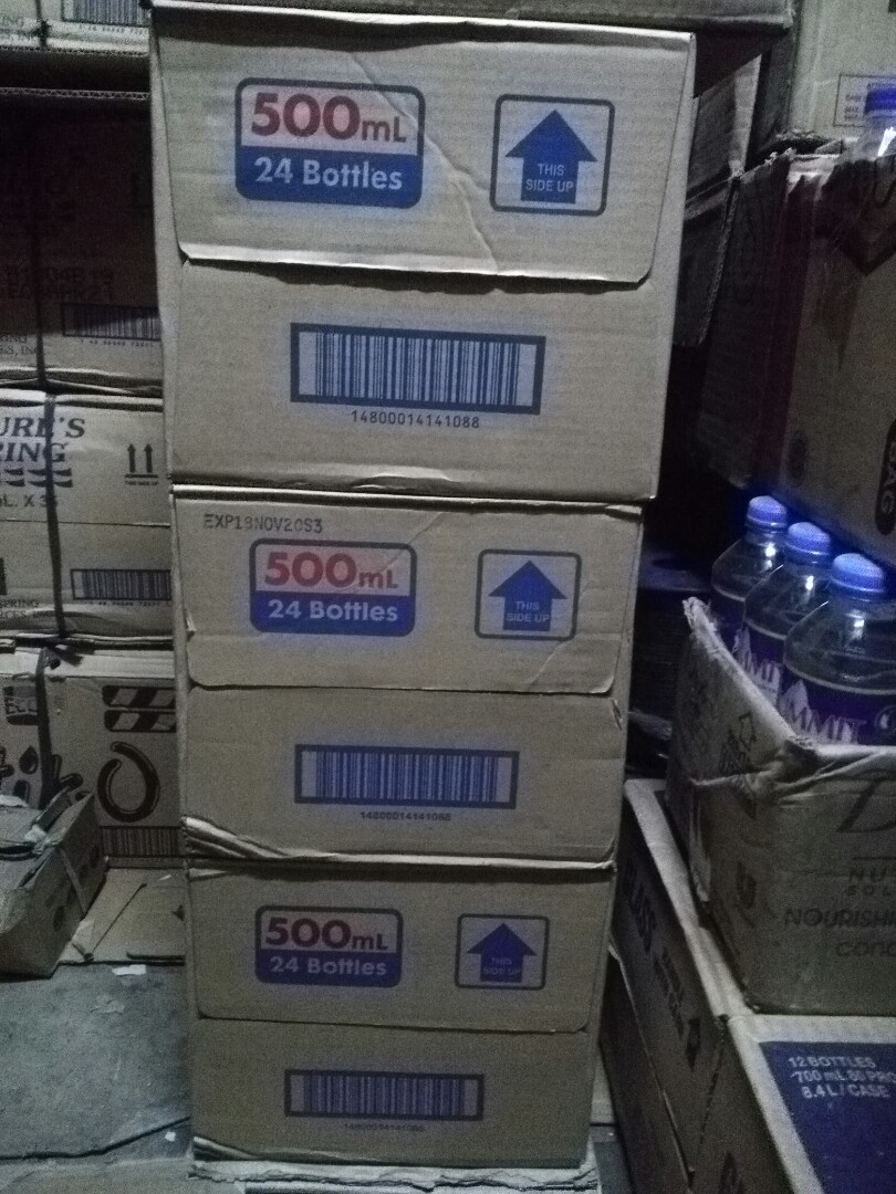 Summit Natural Drinking Water 500ml, Food & Drinks, Beverages on Carousell