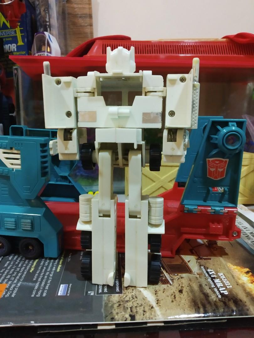 Takara Transformer G1 ULTRA MAGNUS with Trailer, Hobbies & Toys, Toys ...