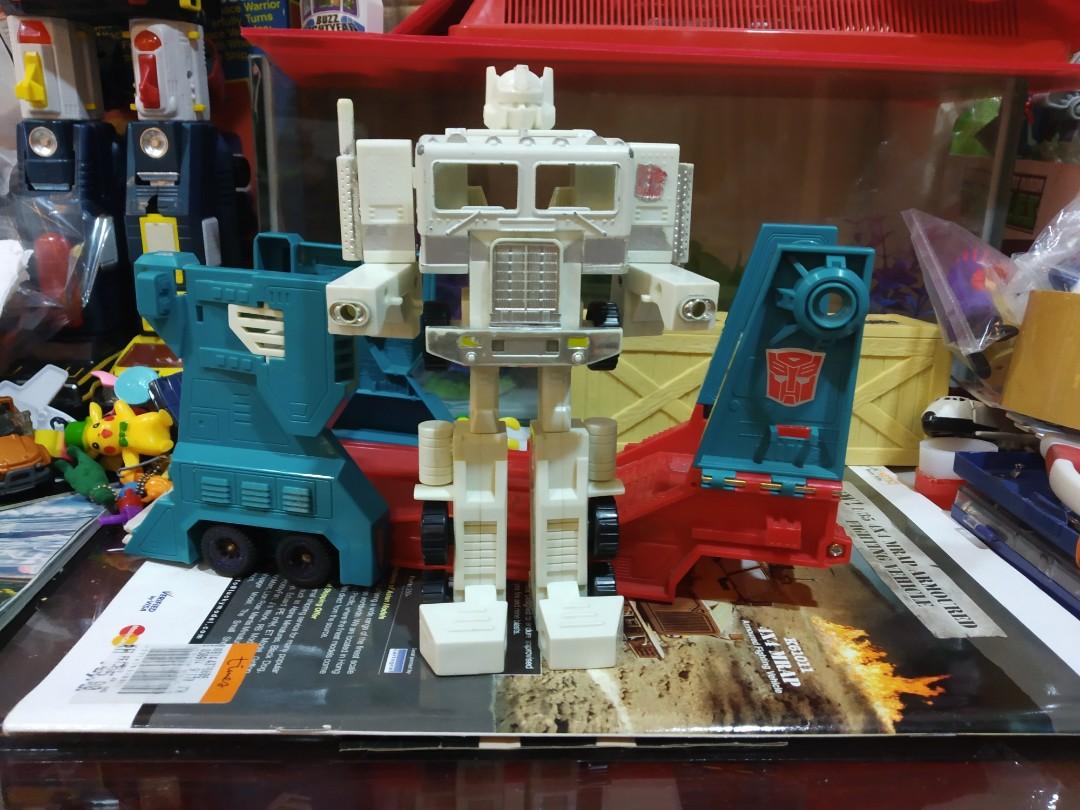 Takara Transformer G1 ULTRA MAGNUS with Trailer, Hobbies & Toys, Toys ...