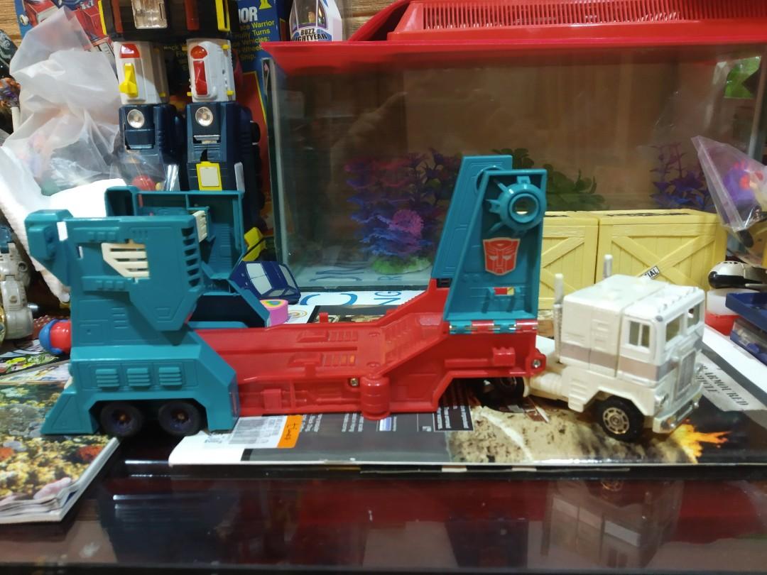 Takara Transformer G1 ULTRA MAGNUS with Trailer, Hobbies & Toys, Toys ...