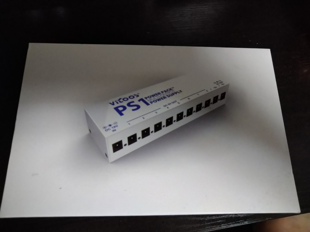 Vitoos PS1 pedal power supply, 興趣及遊戲, 音樂樂器 & 配件, 樂器配件 - Carousell