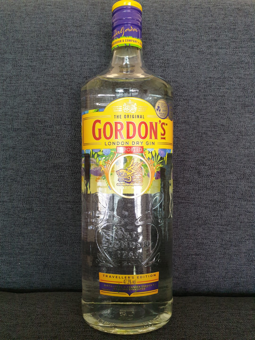 Gordon's London Dry Gin 1L, Food & Drinks, Alcoholic Beverages on Carousell