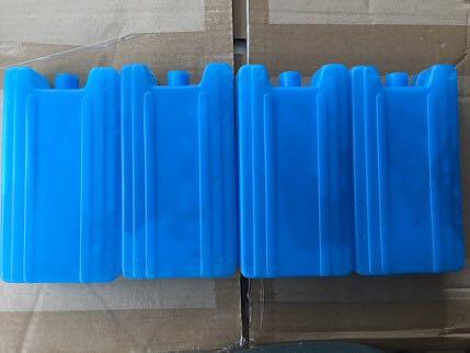 Freeze Ice Gel Block Box (4pcs), Everything Else on Carousell