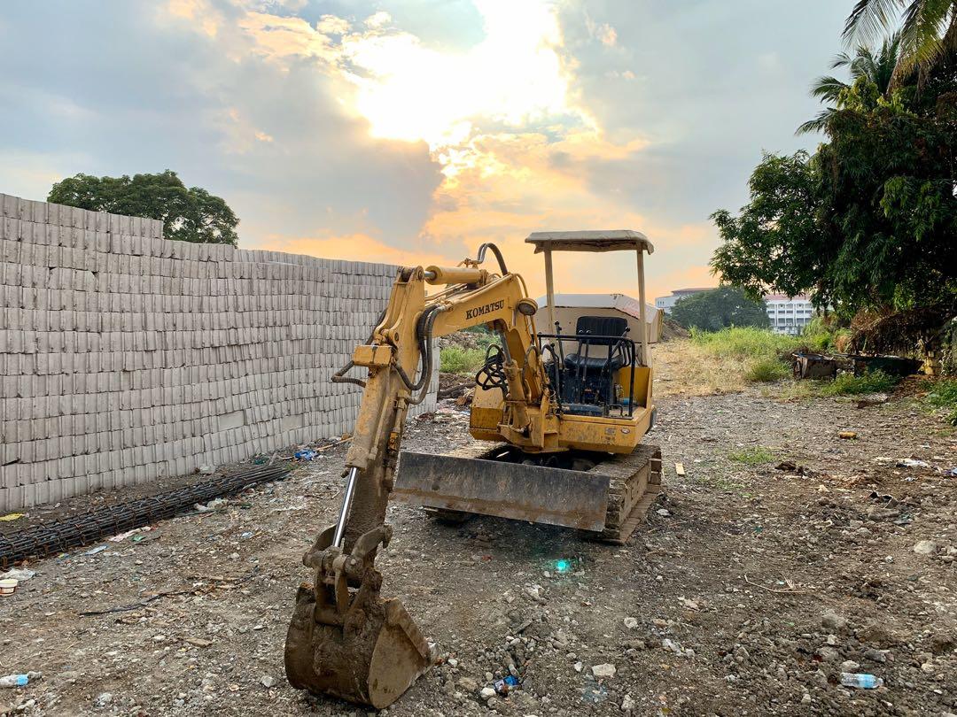 Mini BACKHOE for RENT with Breaker and Dozer, Commercial & Industrial ...