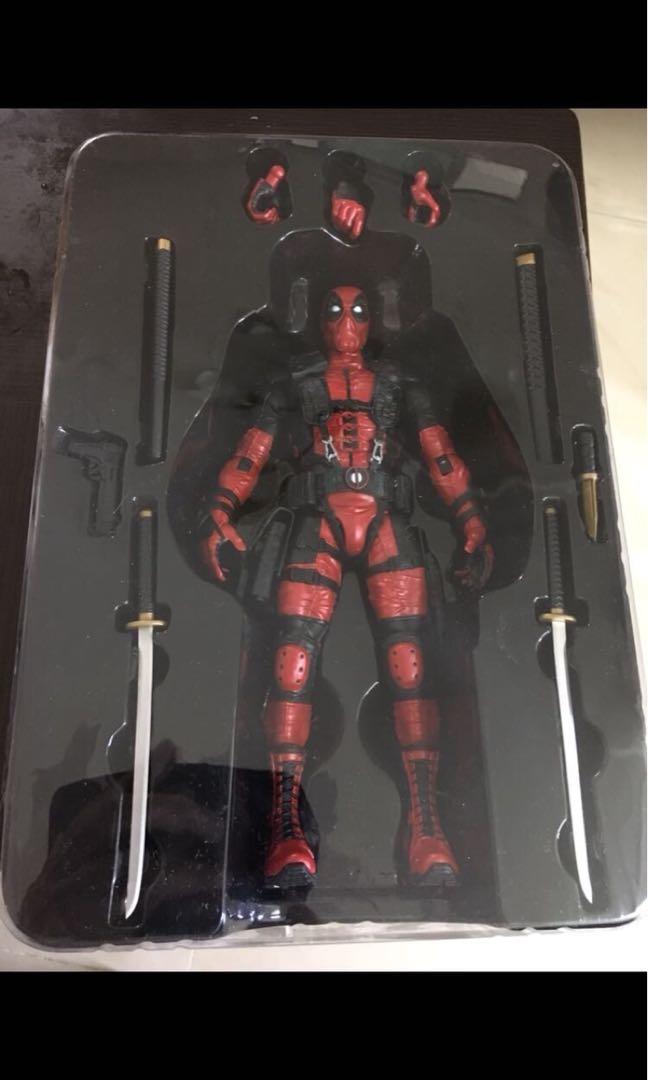 1/ 10 scales action figure Mavel deadpool, 興趣及遊戲, 玩具 & 遊戲類 - Carousell