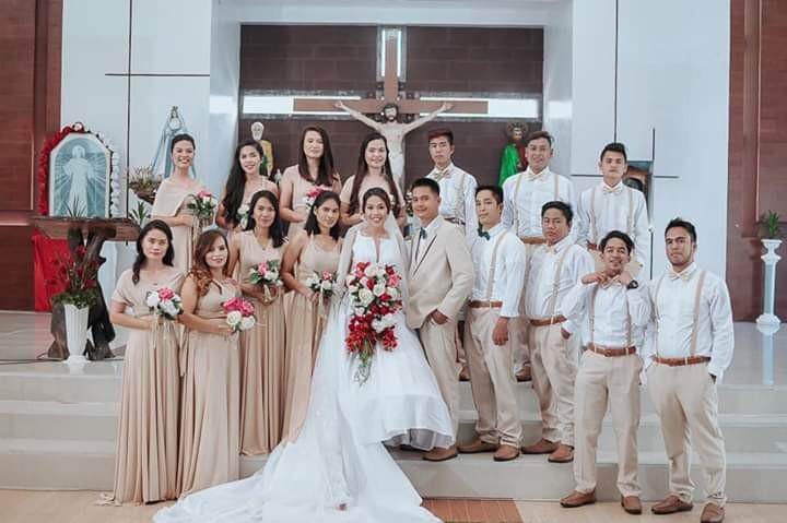 Entourage complete attire, Women's Fashion, Tops, Others Tops on Carousell