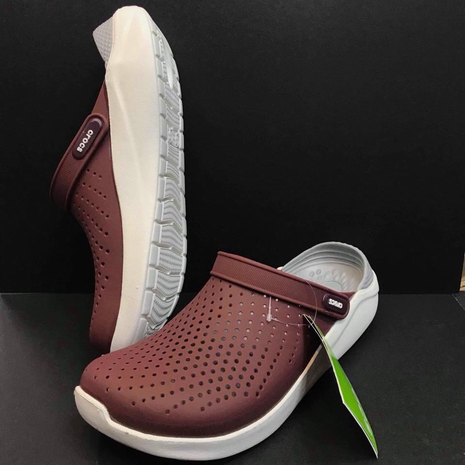 ORIGINAL CROCS, Women's Fashion, Footwear, Flats & Sandals on Carousell