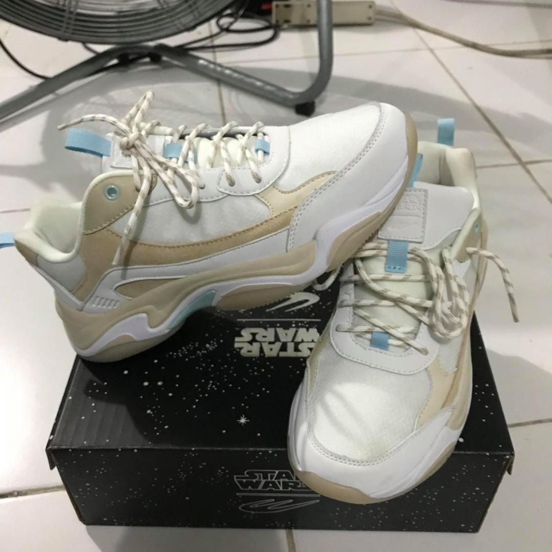 World Balance Rey X Imperial Star Wars, Women's Fashion, Footwear ...