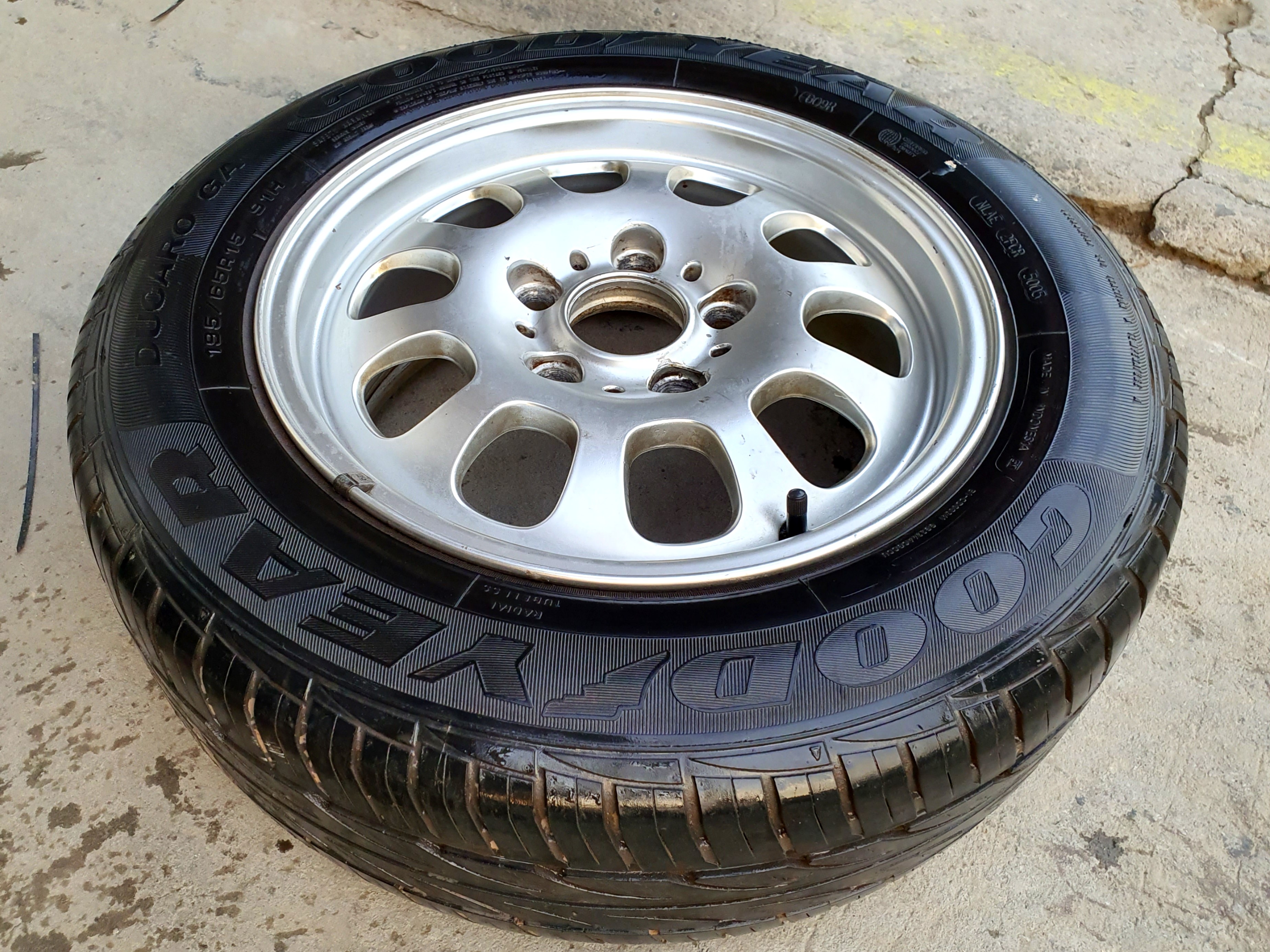 BMW 15 inch rims e30 e36 z3 Tires good yeah ducaro, Car Parts ...